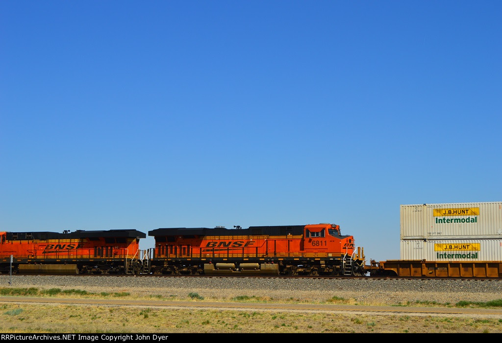 BNSF 6811